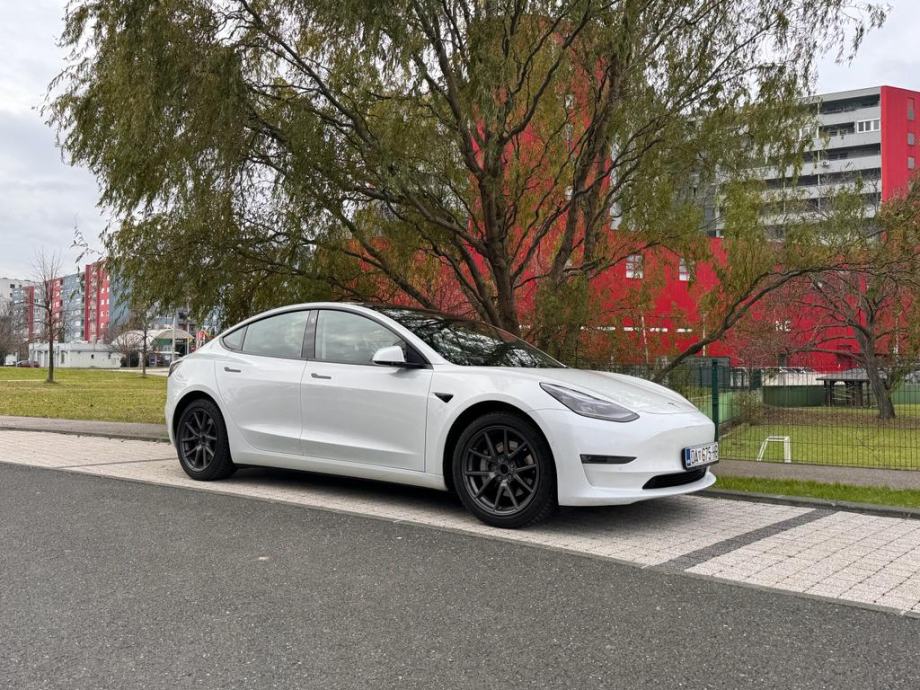 Tesla Model 3 LR, 2021 god.