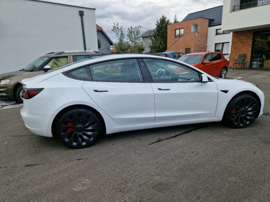 Tesla Model 3 Performance, 2023 god.