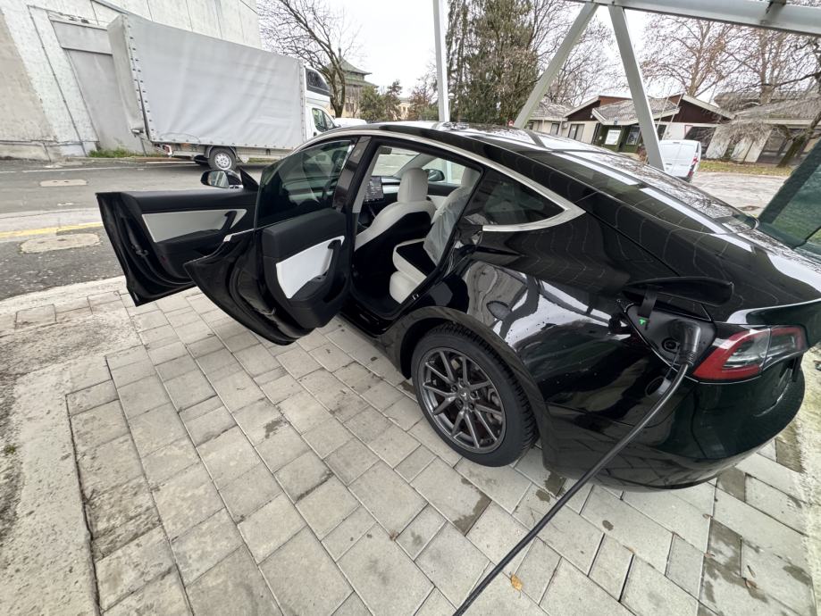 Tesla Model 3 RWD 60kwh autopilot, puno opreme. Garancija. U pdvu, 2020 ...