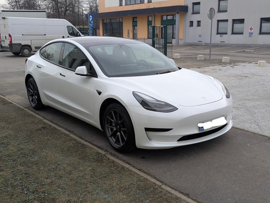 Tesla Model 3 Standard Range Plus automatik, 2021 god.