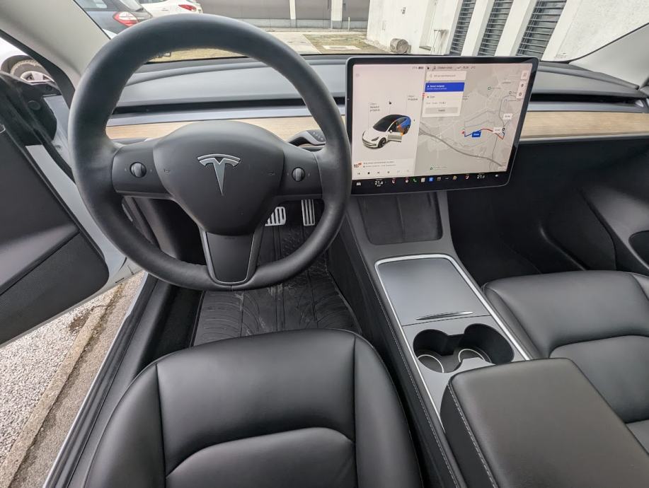 Tesla Model 3 Standard Range Plus automatik, 2021 god.