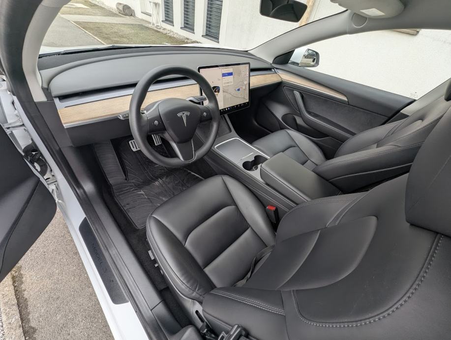 Tesla Model 3 Standard Range Plus automatik, 2021 god.