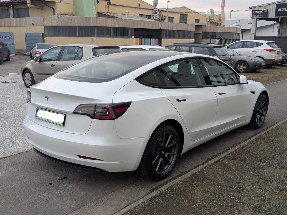 Tesla Model 3 Standard Range Plus automatik, 2021 god.