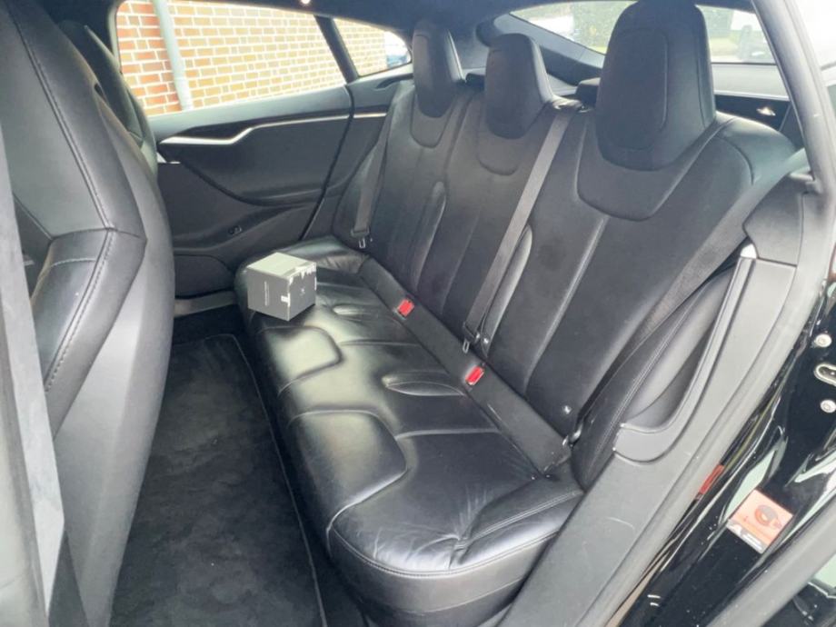 Tesla Model S 85 Cold Weather Pack, 2015 god.