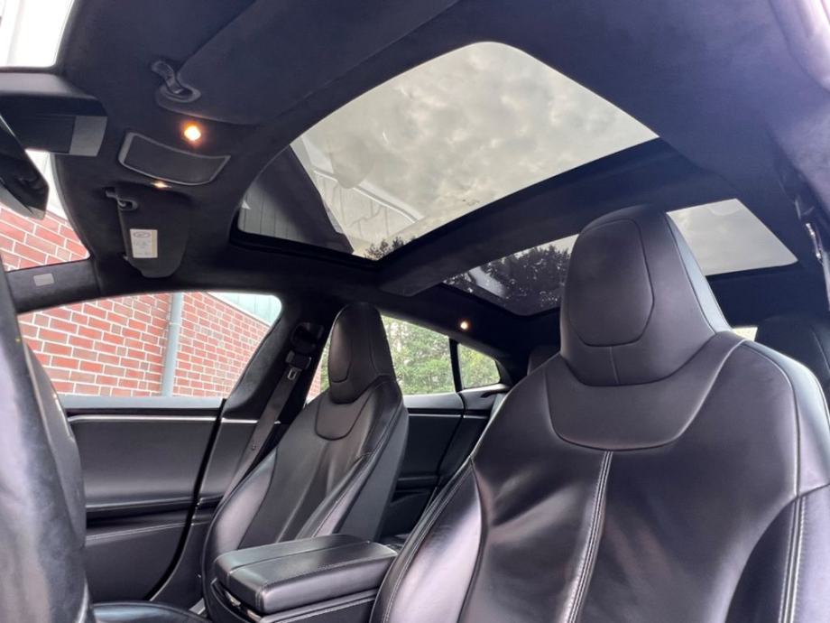 Tesla Model S 85 Cold Weather Pack, 2015 god.