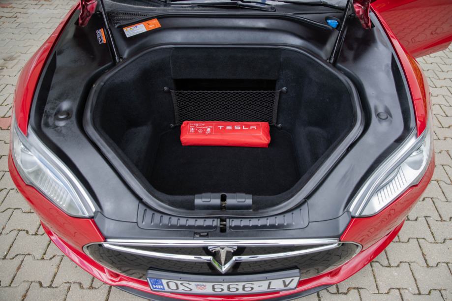 Tesla Model S P85 AP1 Free SUC gar.motor i baterija, 2015 god.