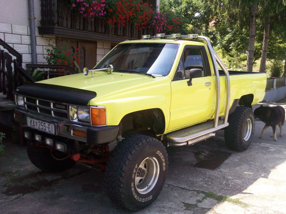 Toyota 4Runner pick up REG 1god, 1984 god.