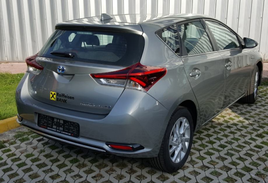 Toyota Auris 1.8 VVT-i Hybrid Style, 2016 god.