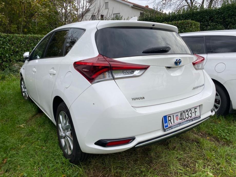 Toyota Auris 1,8 Hybrid automatic, 2016 god.
