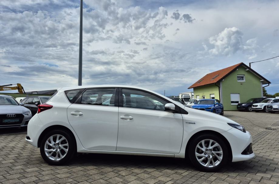 Toyota Auris Hybrid 1.8VVT-i Hybrid Style Aut., 2017 god.