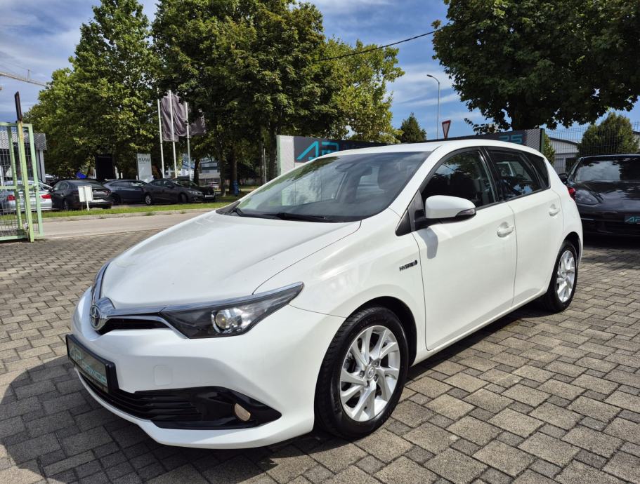 Verkauft Toyota Auris Hybrid 1 8 L Vv Gebraucht 2016 45 000 Km In