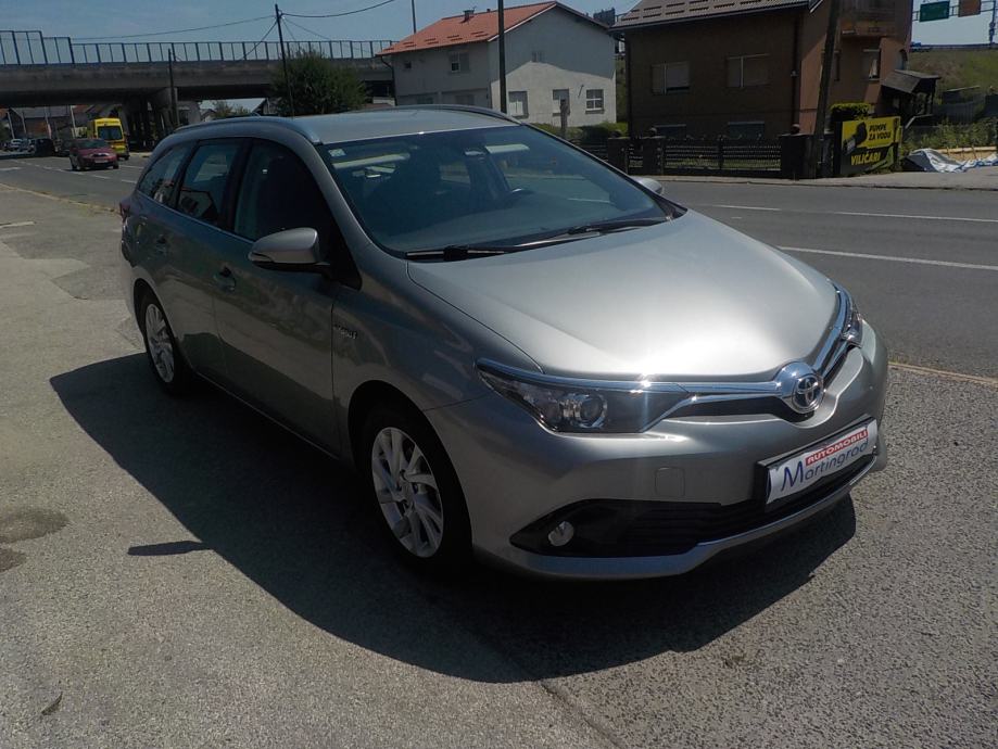 Toyota Auris karavan 1,8 HSD Hybrid,64.000km,MODEL 2019 automatik, 2018 god.