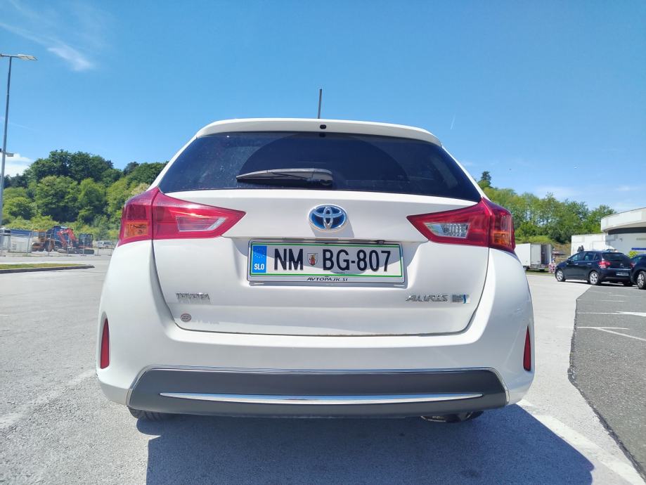 Toyota Auris HYBRID karavan TS 1,8 VVT-i automatik, 2014 god.