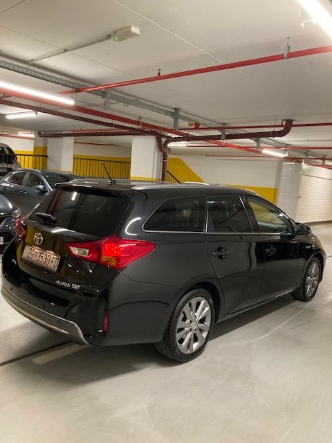 Toyota Auris karavan TS 1,8 VVT-i Sol automatik, 2014 god.