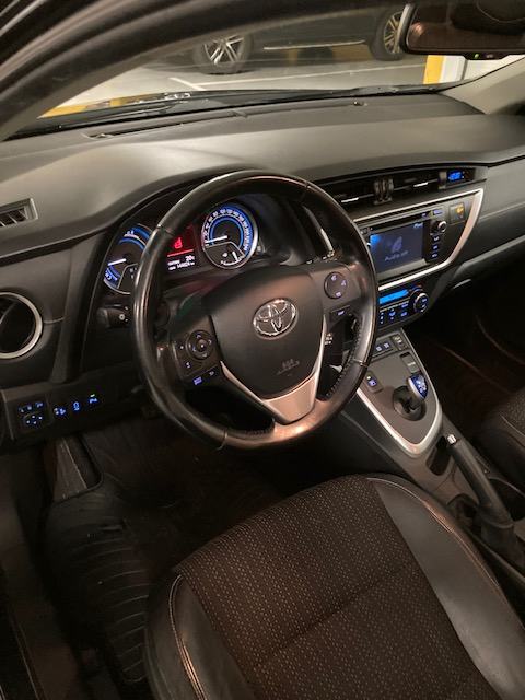 Toyota Auris karavan TS 1,8 VVT-i Sol automatik, 2014 god.