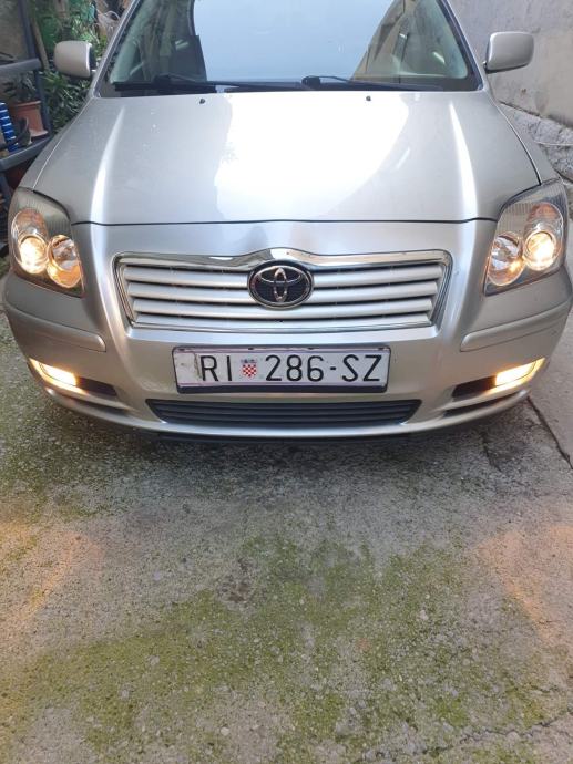 Toyota Avensis 2,0 D-4D SD LUNA, 2005 god.