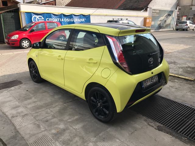 Toyota Aygo 1.0 X-Cite, DEMO vozilo, reg do 02/2017, isporuka odmah ...