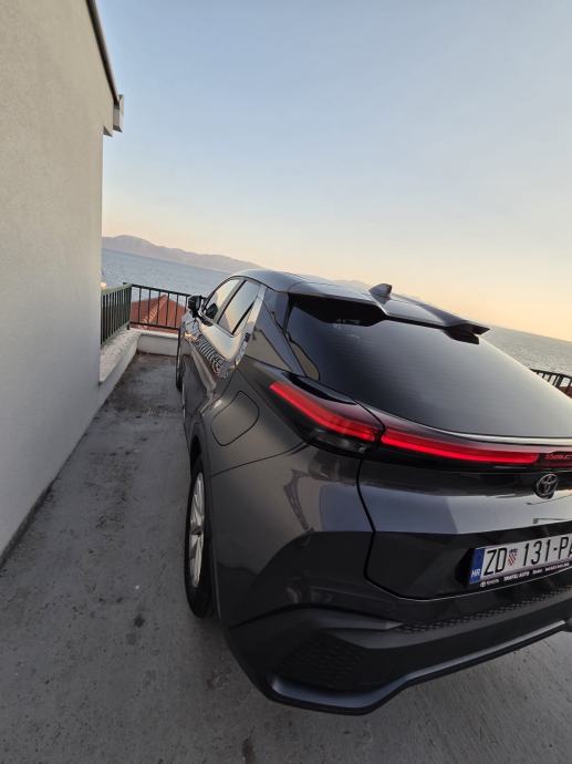 TOYOTA C-HR 1.8 HEV COOL 2024 | PRVI VLASNIK | 10 GOD. GARANCIJE, 2024 god.