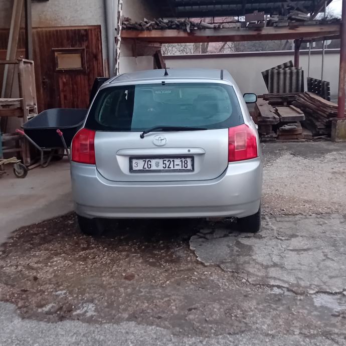 Toyota Corolla hatchback, 2001 god.