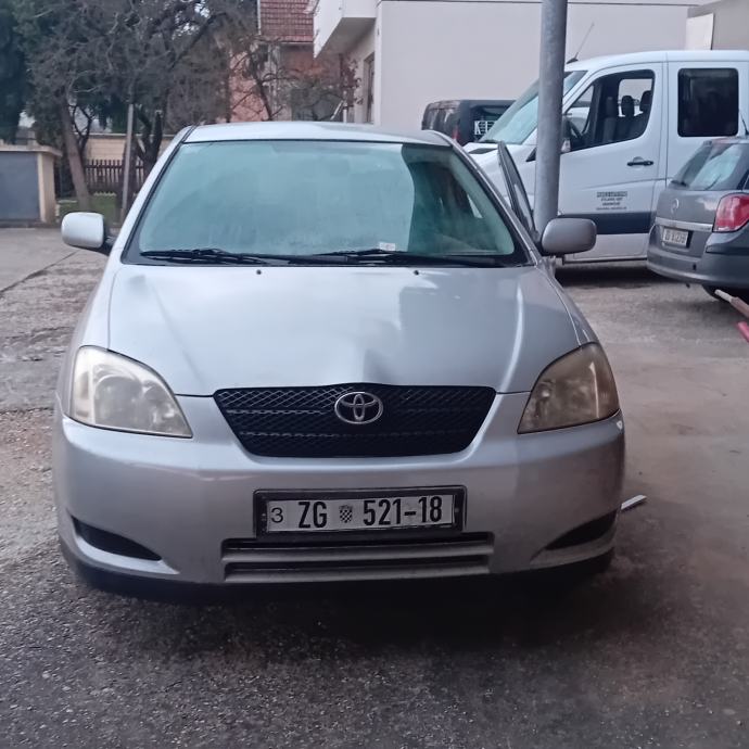 Toyota Corolla hatchback, 2001 god.