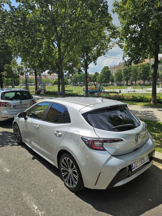 Toyota Corolla HB, 1.8 l, SOL, automatik, 2021 god.