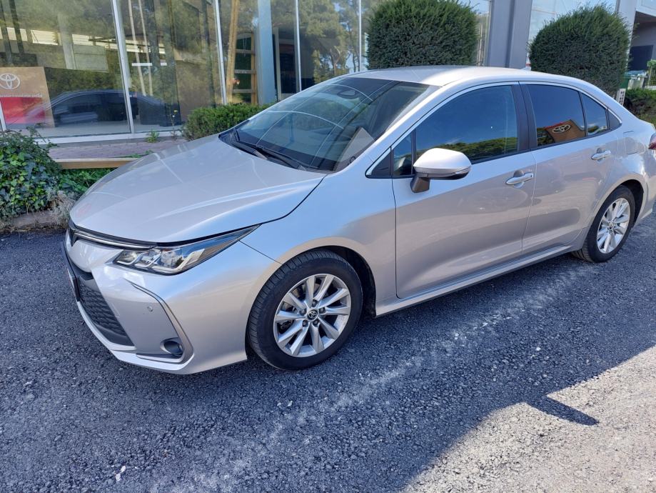 Toyota Corolla Sedan 1,5 AUT. reg.do 10/25, 2023 god.