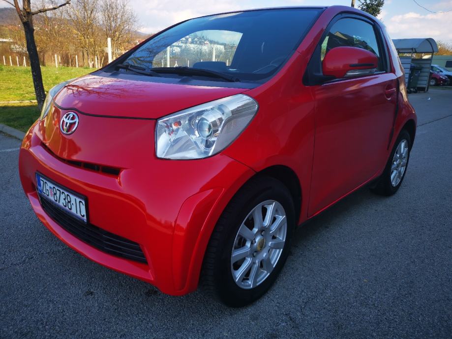 Toyota iQ 1,0 VVT-i, 2010 god.