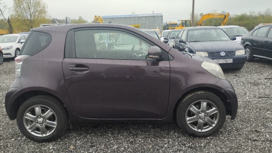 Toyota iQ 1,0 VVT-i, 2009 god.
