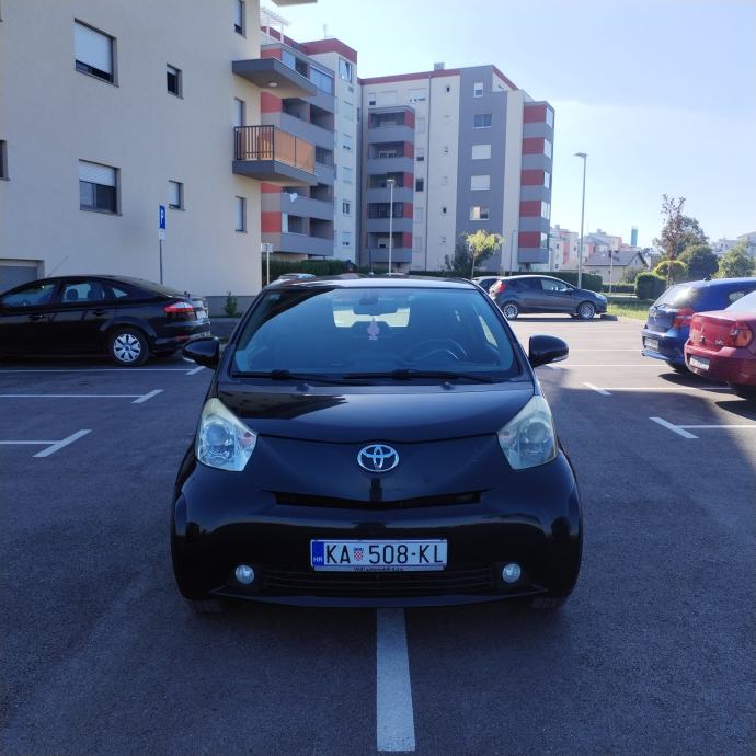 Toyota iQ 1,0 VVT-i, 2010 god.