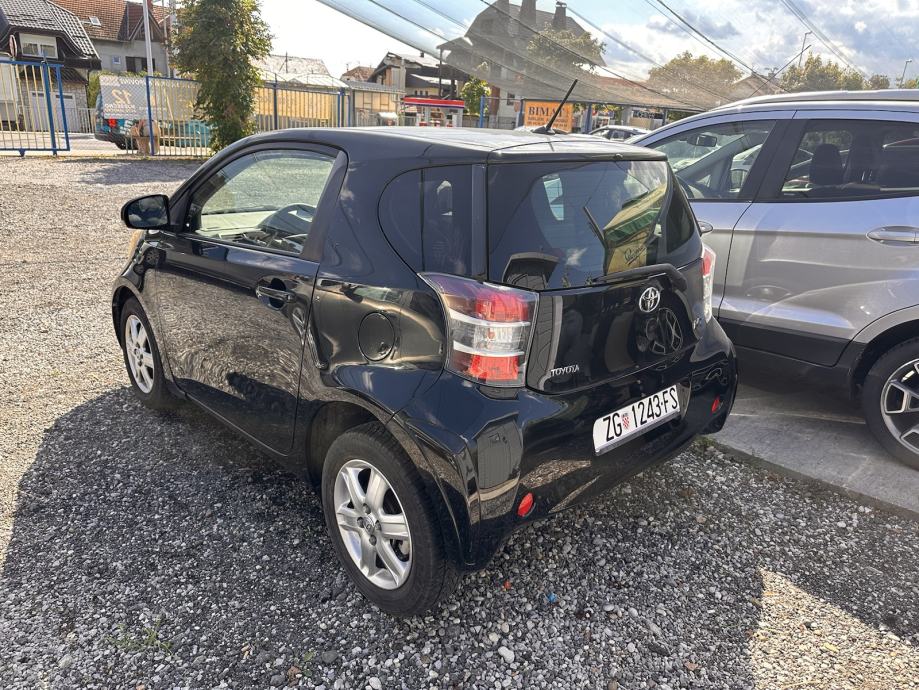 Toyota iQ 1,0 VVT-i, 2010 god.