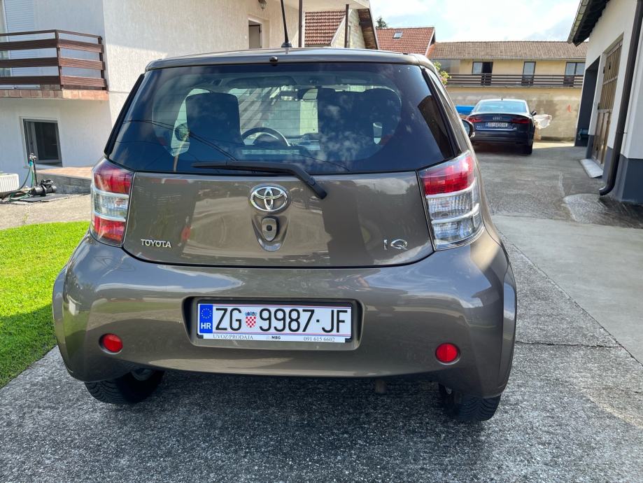 Toyota iQ 1.0 VVTi, 2014 god.