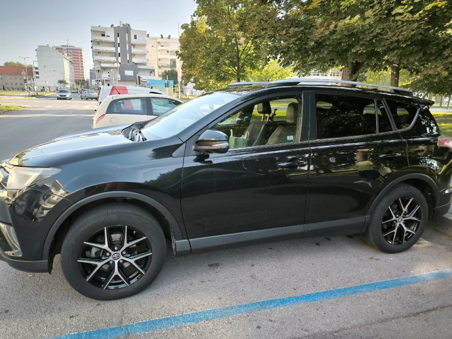 Toyota RAV4 2,0 diesel, 2016 god.