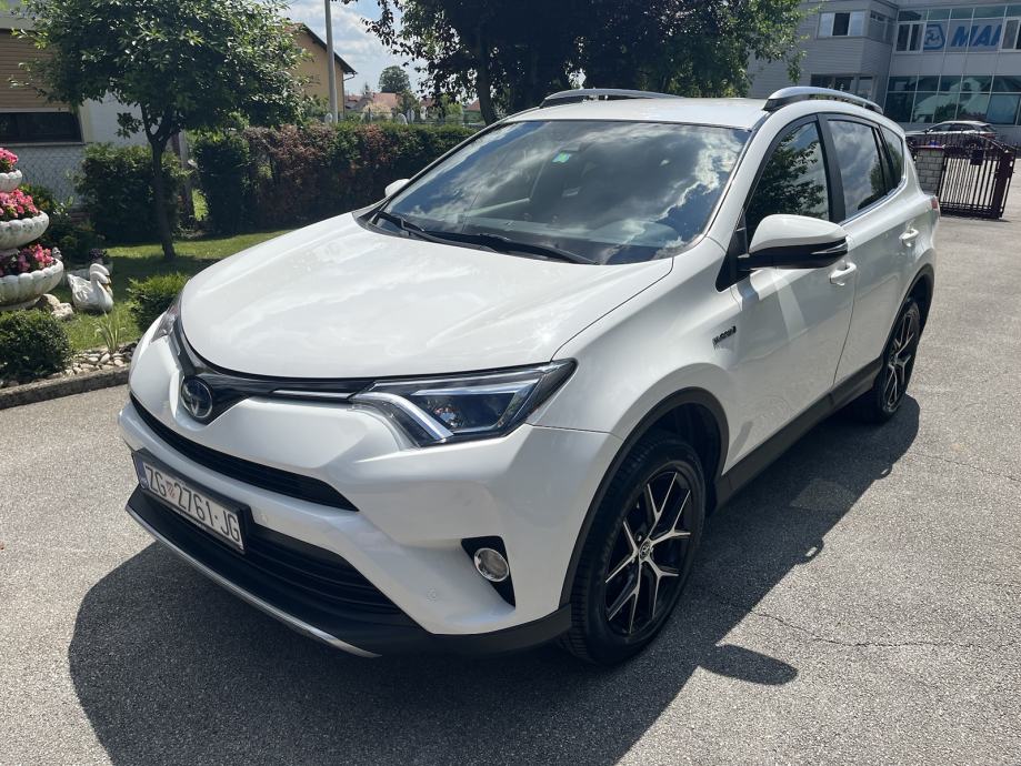 Toyota RAV4 2,5 Hybrid automatik, 2017 god.