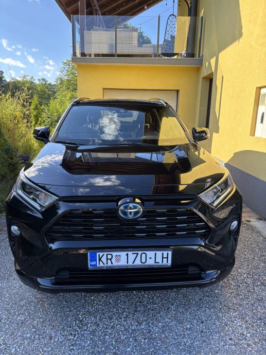Toyota RAV4 2,5, 2021 god.