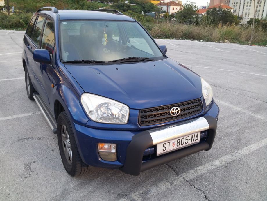 Toyota RAV4, 2002 god.