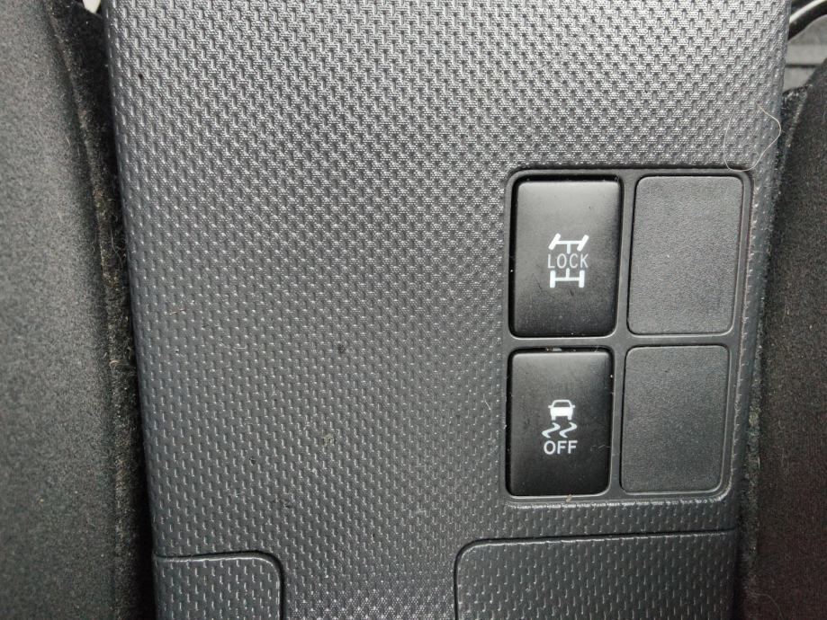 TOYOTA*URBAN CRUISER*4X4-AWD*1.4 D-4D-90KS*POVIŠEN*SERVISIRAN*7490E ...