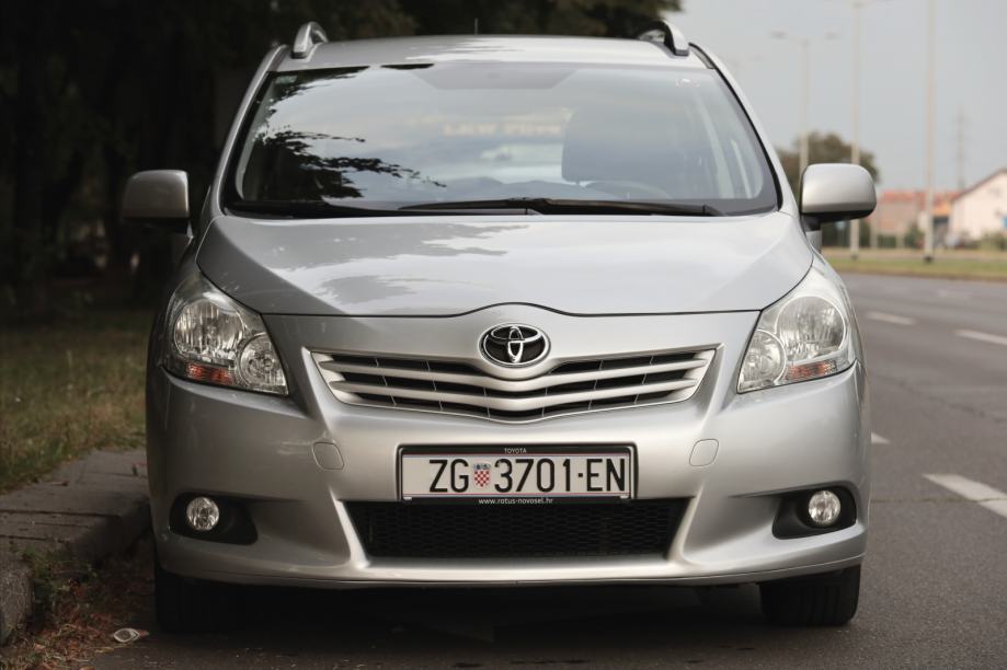 Toyota Verso 2.0 D-4D ULTIMA, 2011 god.