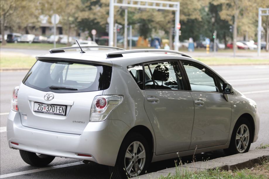 Toyota Verso 2.0 D-4D ULTIMA, 2011 god.