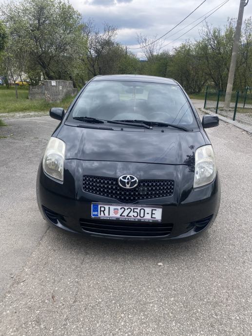 Toyota Yaris 1,4 D-4D, 2004 god.