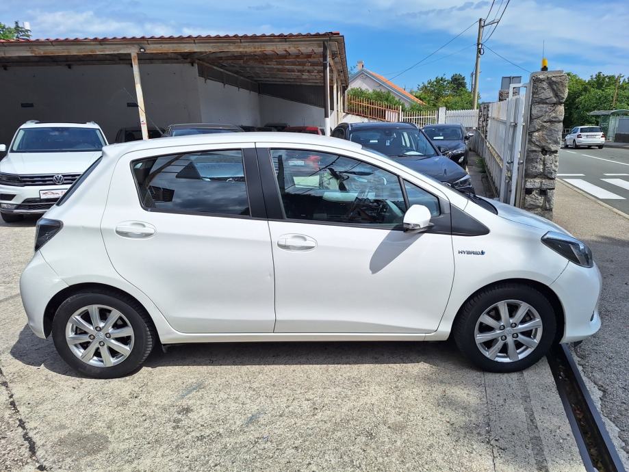 Toyota Yaris 1,5 VVT-i Sol automatik (REZERVIRAN, 2014 god.