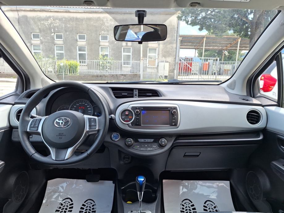 Toyota Yaris 1,5 VVT-i Sol automatik (REZERVIRAN, 2014 god.