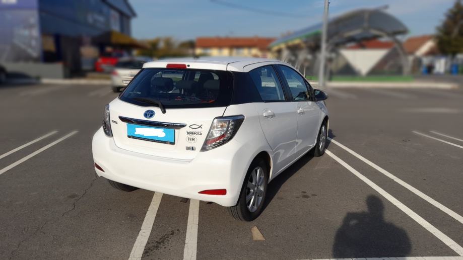 Toyota Yaris Hybrid sol automatik, servisna, reg 1god., 2013 god.