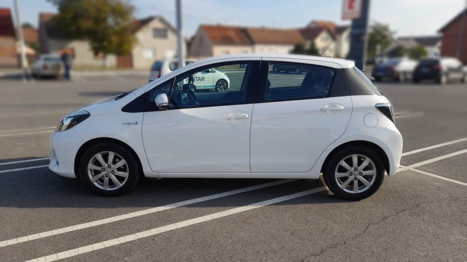 Toyota Yaris Hybrid sol automatik, servisna, reg 1god., 2013 god.