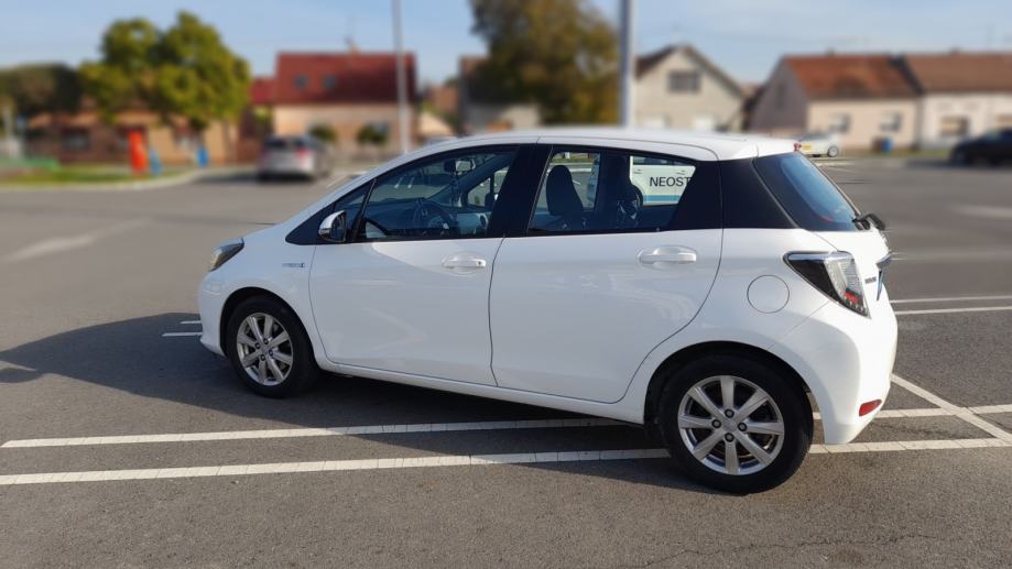 Toyota Yaris Hybrid sol automatik, servisna, reg 1god., 2013 god.