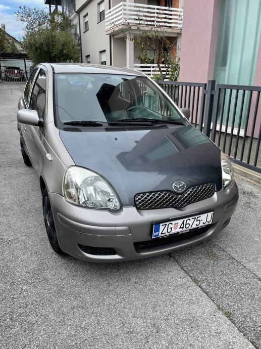 TOYOTA yaris, 2003 god.