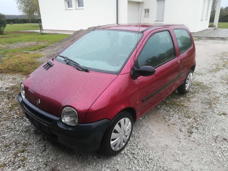 USLUŽNA PRODAJA!! Renault Twingo 1,2 Authentique, 2002 god.