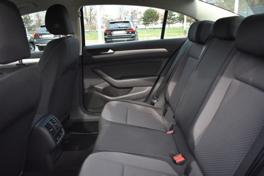Volkswagen Passat 1.6 TDI DSG,SENZORI,TEMPOMAT,BT, DO 2 GODINE JAMSTVA ...