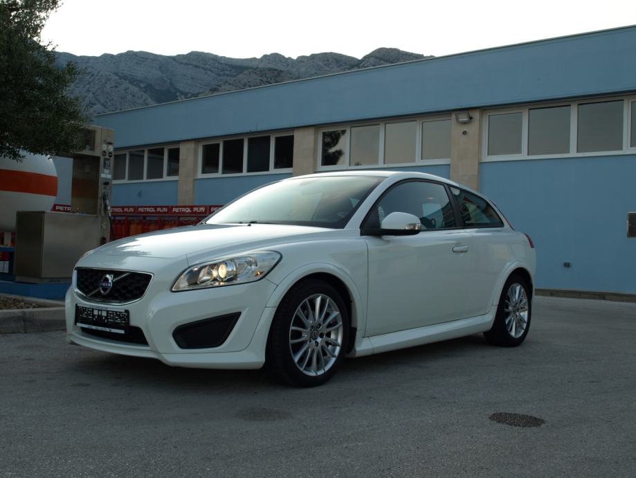 Volvo C30 1,6d R-LINE ksenon, servisna knjiga, 2010 god.