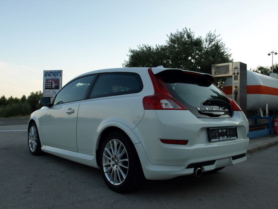 Volvo C30 1,6d R-LINE ksenon, servisna knjiga, 2010 god.