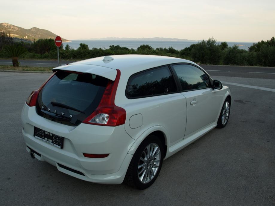 Volvo C30 1,6d R-LINE ksenon, servisna knjiga, 2010 god.